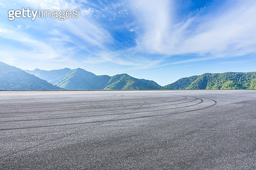 Asphalt race track and beautiful natural landscape 이미지 (1145768365 ...
