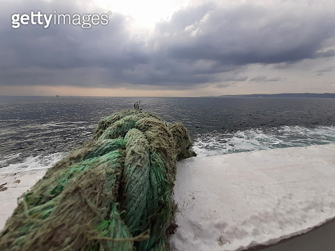Blue-green ship rope, close-up, steamship, sea background 이미지 ...