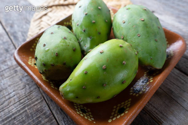 Mexican prickly pear fruit also called "tuna" 이미지 (1169081350) - 게티이미지뱅크
