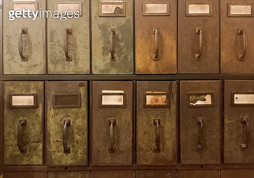 Background old antique lockers cabinet. 이미지 (1168748128) - 게티이미지뱅크