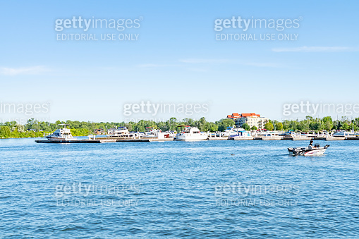 Couchiching Beach Park in Orillia, Ontario, Canada (1168449603) - 게티이미지뱅크