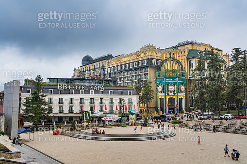 Quang Truong Square, city center of Sapa, Vietnam 이미지 (1182475898) - 게티 ...