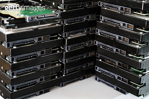 Stack of computer hard drives (1136658278) - 게티이미지뱅크