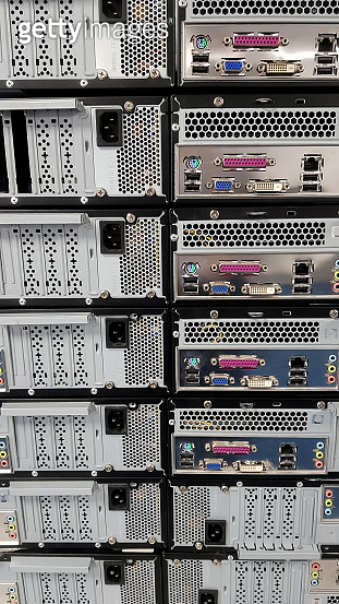 Stack of computers with connections showing 이미지 (1164979431) - 게티이미지뱅크