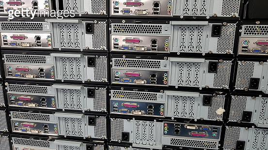 Stack of computers with connections showing 이미지 (1164979355) - 게티이미지뱅크