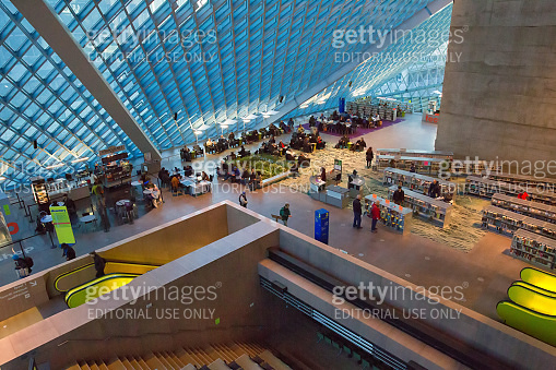 Main Hall at Seattle Central Library (1171615909) - 게티이미지뱅크