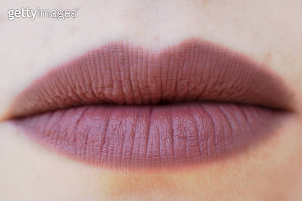 Part of face, young woman close up. Sexy plump lips without makeup 이미지 ...