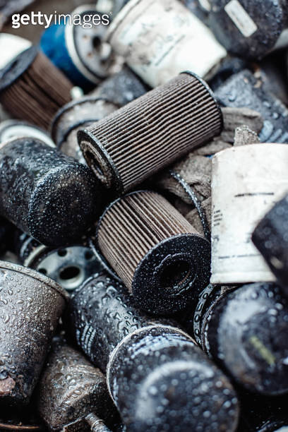 group of old oil filters of the car with a shallow depth of field 이미지 ...