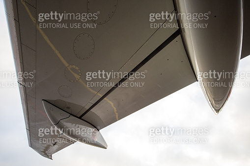 Wing detail of Embraer E190-E2 이미지 (1196822527) - 게티이미지뱅크