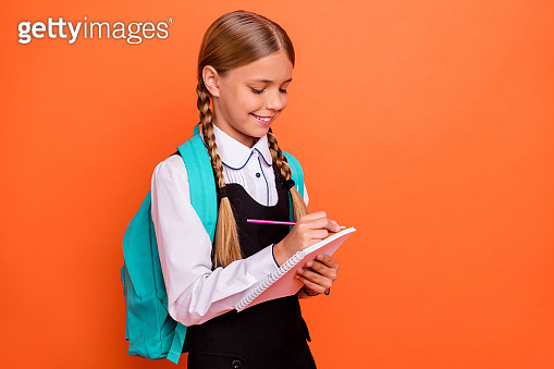 Portrait of her she nice attractive lovely charming cute cheerful ...