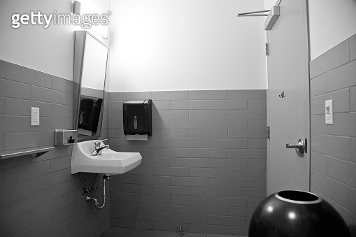 inside public washroom (1157823510) - 게티이미지뱅크