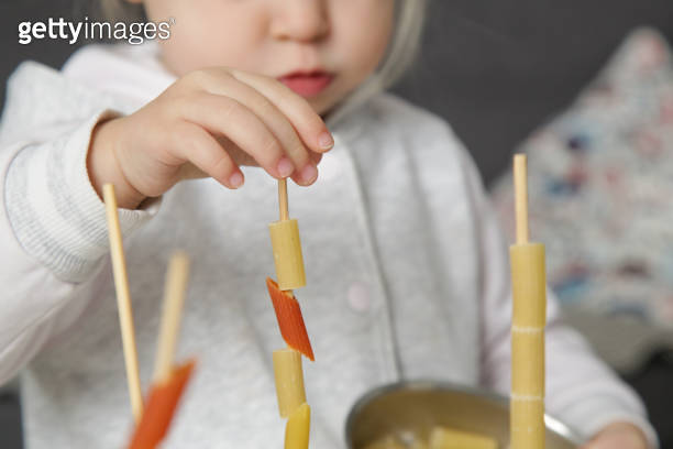 Fine motor pasta threading activity for kids. An easy and fun tower ...