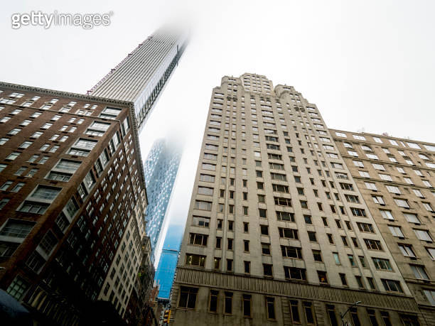 Office Buildings In Midtown Manhattan On Rainy Day 이미지 (1158494312 ...