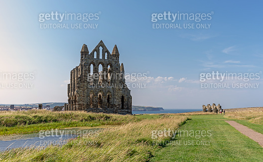 Whitby Abbey and coast. 이미지 (1166364983) - 게티이미지뱅크