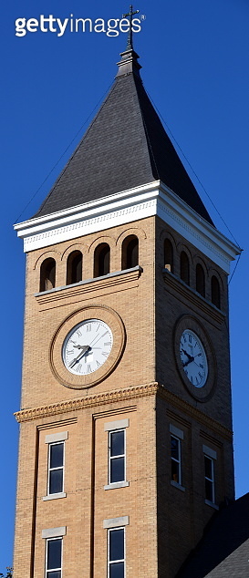 Saline County Courthouse (AR) clock tower 이미지 (1138223803) - 게티이미지뱅크