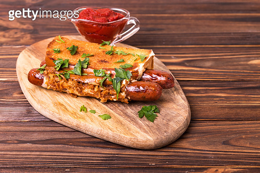 Double hot dogs with french brioche buns and caramelized onions 이미지 ...