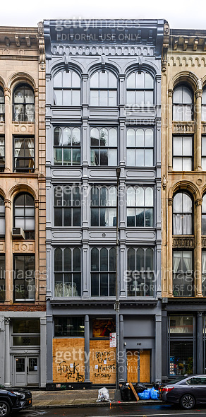 Boarded Up Stores - New York City 이미지 (1251590119) - 게티이미지뱅크