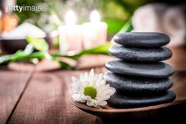 Stack of hot stones for a spa therapy 이미지 (1249347195) - 게티이미지뱅크