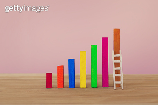 Arrange rising bar graph with stair. Concept of analysing information ...