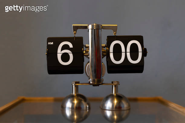 Mechanical analog vintage flip clock - showing 6.00 am 이미지 (1204425611 ...