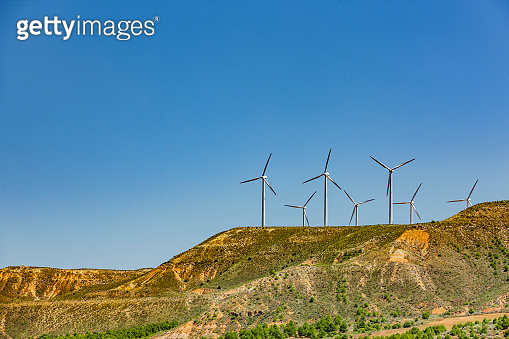 Wind farm in the Bardenas Reales desert in Navarre, Spain 이미지 ...