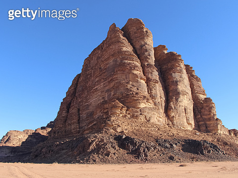 The "Seven Pillars of Wisdom" rock formation in Jordan 이미지 (1204244452 ...