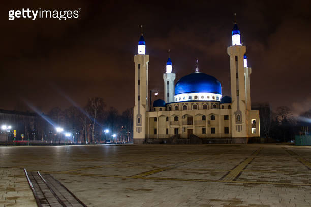 Maykop Muslim Mosque in Russia. Architecture of night photography. 이미지 ...