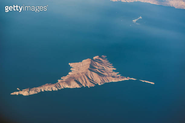 Aerial view of Gyaros island, Greece 이미지 (1214075903) - 게티이미지뱅크