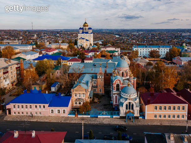 Panorama of autumn historical downtown of Yelets from drone flight 이미지 ...