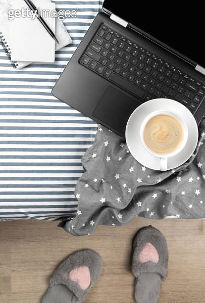 Flat lay top view workspace in cozy bedroom 이미지 (1220990513) - 게티이미지뱅크