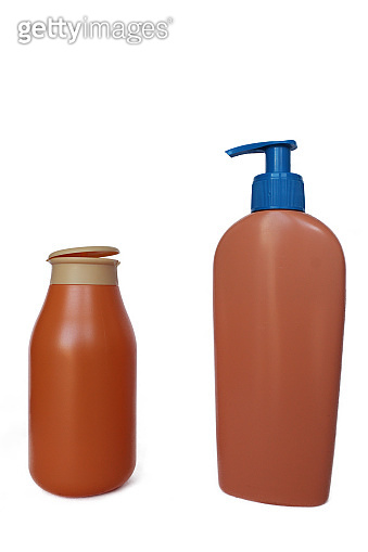 Red plastic bottle isolated on white background. 이미지 (1226219951) - 게티이미지뱅크