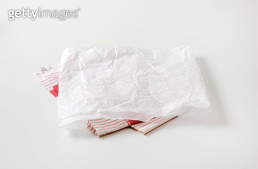 White butcher paper and dish towel 이미지 (1198991936) - 게티이미지뱅크