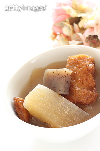 Japanese food, radish and fish cake oden 이미지 (1264382972) - 게티이미지뱅크