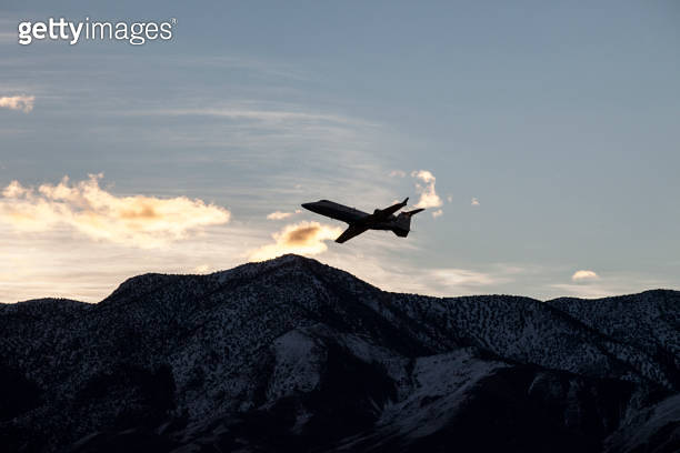 Lear-60 Checking alignment of (PAPPI) Precision Approach Path Indicator ...