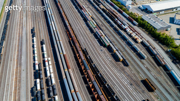 Aerial view of a railroad depot 이미지 (1277660023) - 게티이미지뱅크