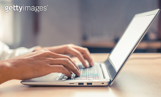 Businessman hand using laptop computer in office. 이미지 (1221295633) - 게티 ...