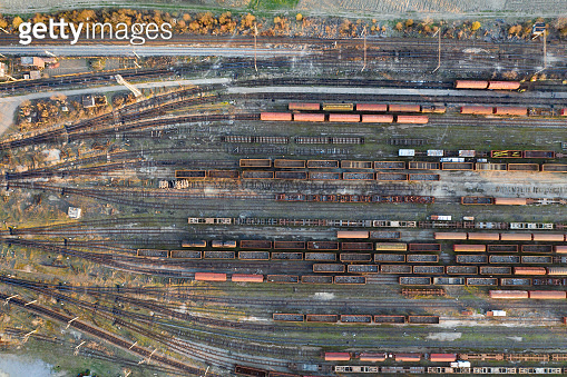 Industrial conceptual scene with trains. Top view. 이미지 (1221323480 ...