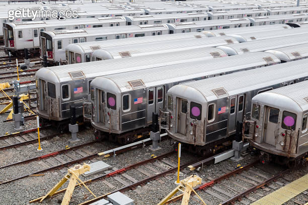 Subway Trains at Subway Yard, New York City 이미지 (1209214964) - 게티이미지뱅크