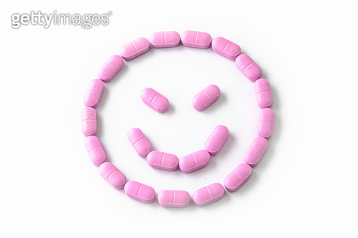 smiley face shape with medicine tablets or caplets 이미지 (1215181634 ...