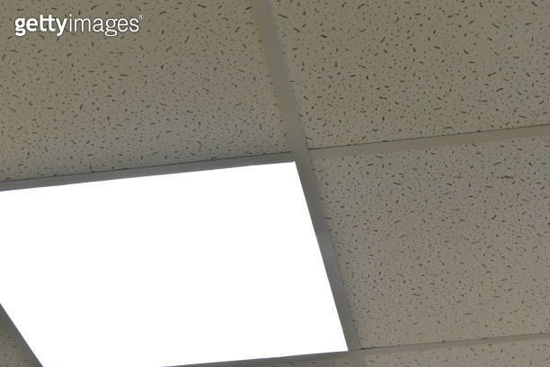 Raster light ceilings in office buildings (1203351312) - 게티이미지뱅크