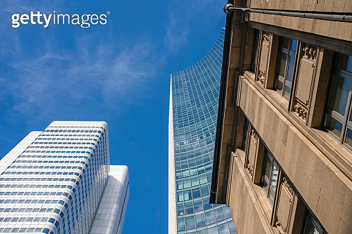 View to the top of high-rise buildings in Frankfurt 이미지 (1267725850 ...