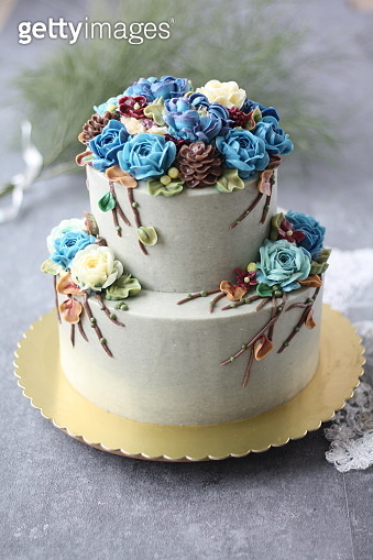'Blue Forest' Buttercream Flower Cake 이미지 (1282182633) - 게티이미지뱅크