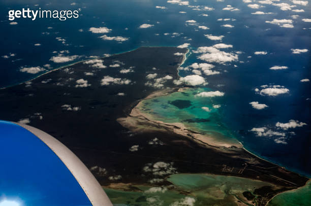 Aerial Views of Cuba and Surrounding Islands 이미지 (1280008306) - 게티이미지뱅크