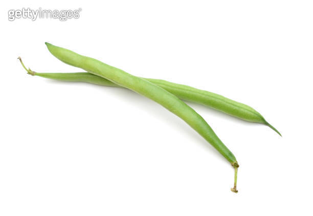 two fresh green beans on white 이미지 (1291418704) - 게티이미지뱅크