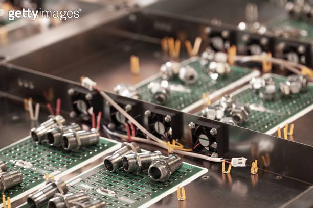 Metal components and microcircuits 이미지 (1248975005) - 게티이미지뱅크