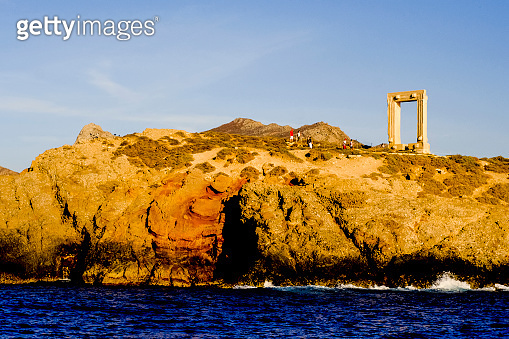 The ancient Portara ruins on the Greek island of Naxos 이미지 (1257999179 ...