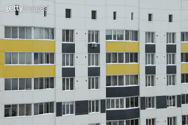 Modern brick multi-storey white tiled building 이미지 (1206001801) - 게티이미지뱅크