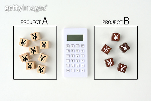 Comparison of project money images 이미지 (1249720275) - 게티이미지뱅크