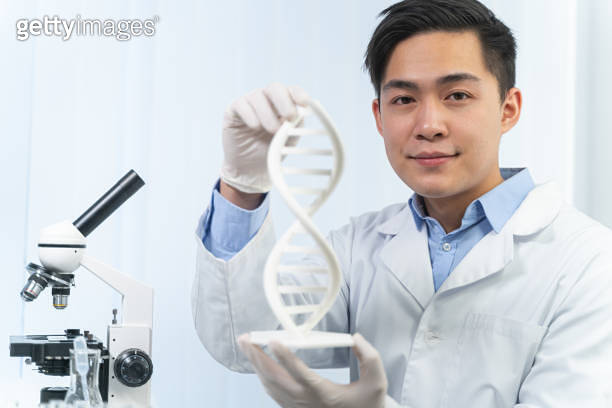 Portrait of kind Asian man that looking at camera (1208614194) - 게티이미지뱅크