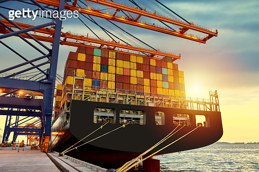 Huge panamax size container vessel discharging and loading container ...